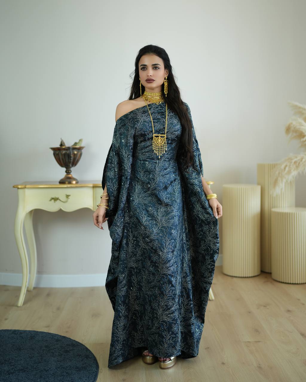 Dress :: THAHAB DRESS