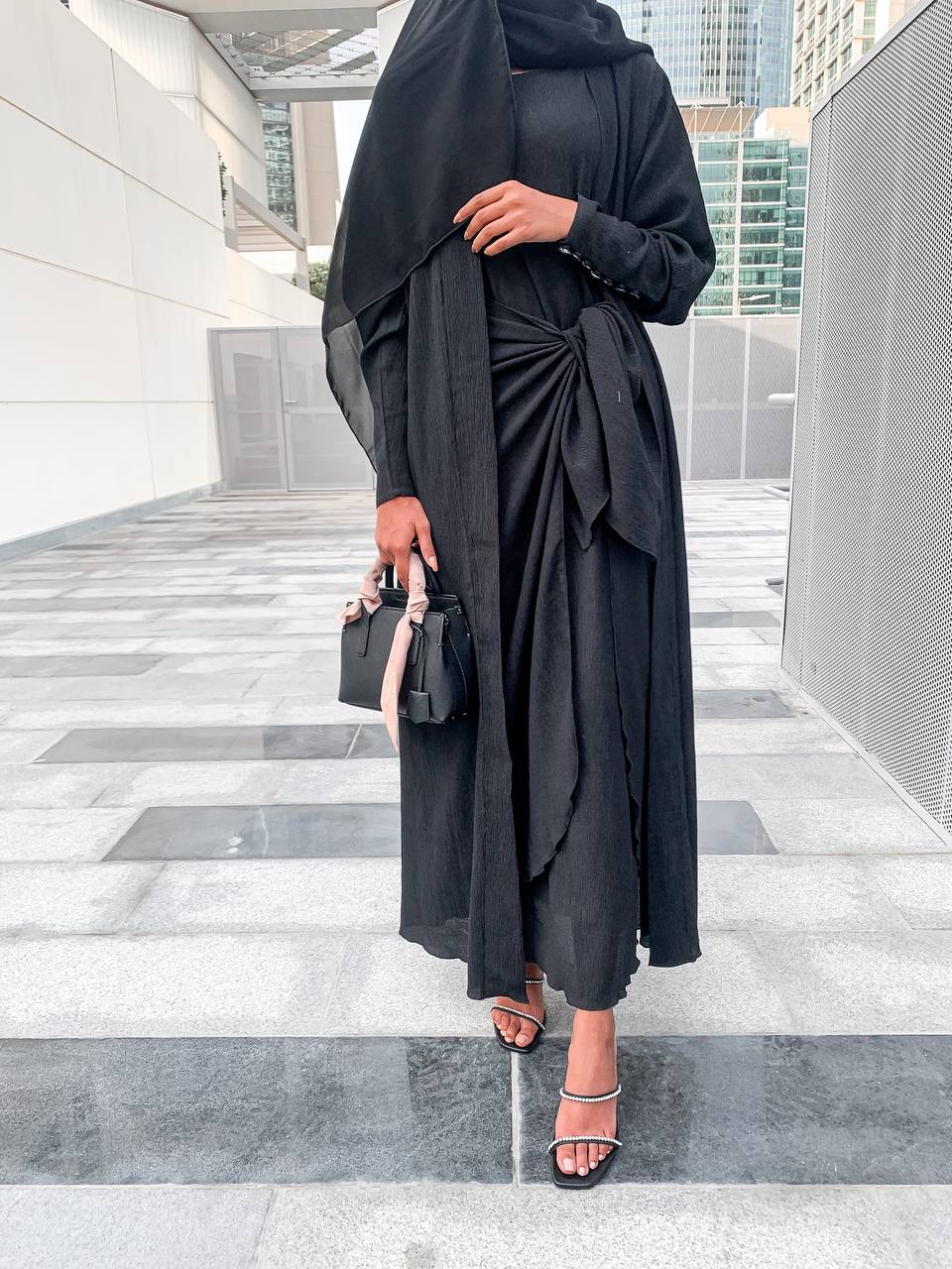 BUTTON ABAYA