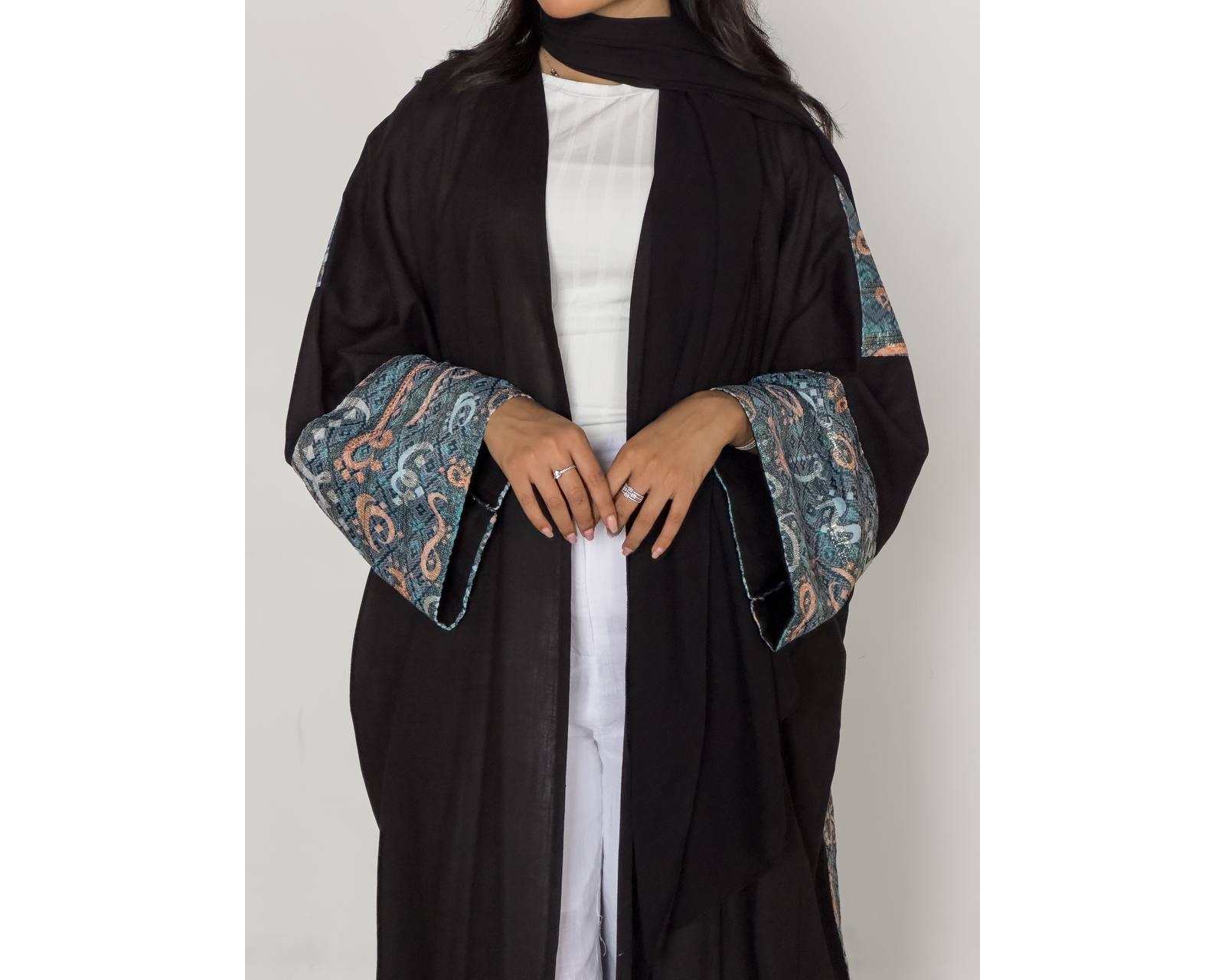 Abaya :: AL KHAT AL ARABI ABAYA